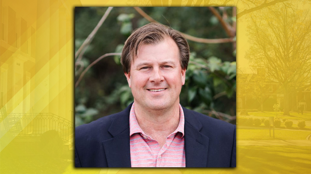 Paul Childress Receives Outstanding Alumni Award | Pfeiffer University